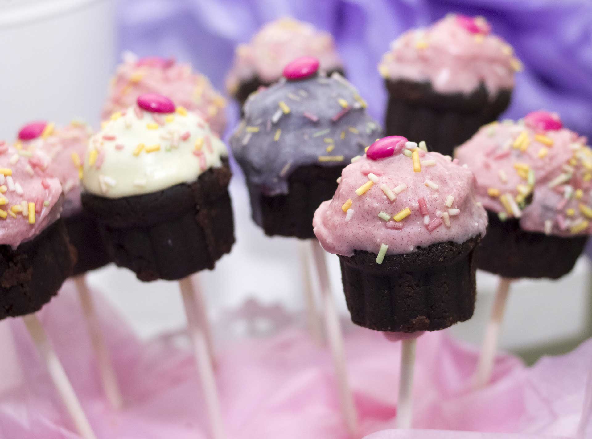 Praline Pastry | Ζαχαροπλαστείο , Γλυκοπωλείο